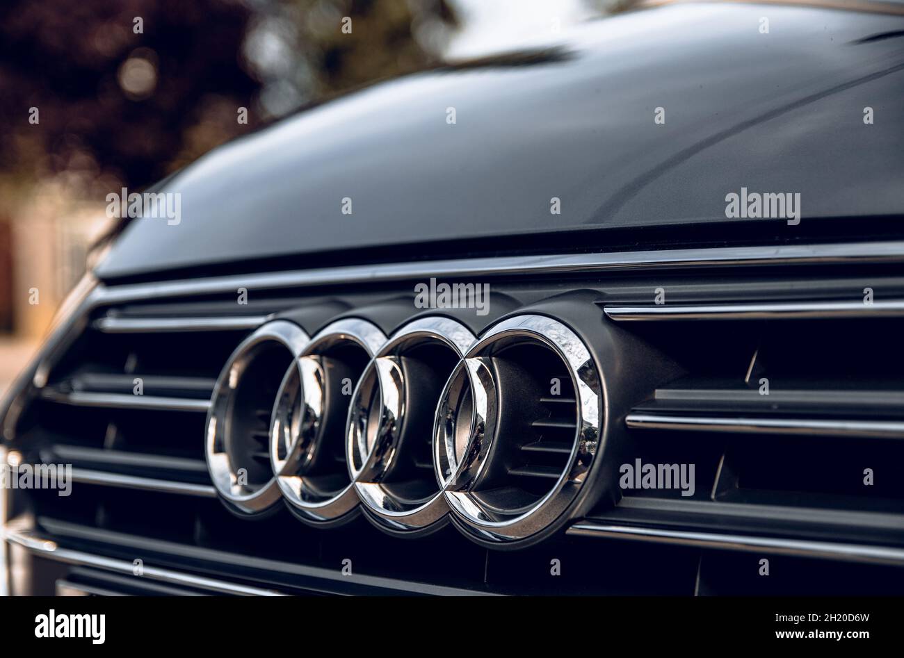 Dark grey car hi-res stock photography and images - Alamy