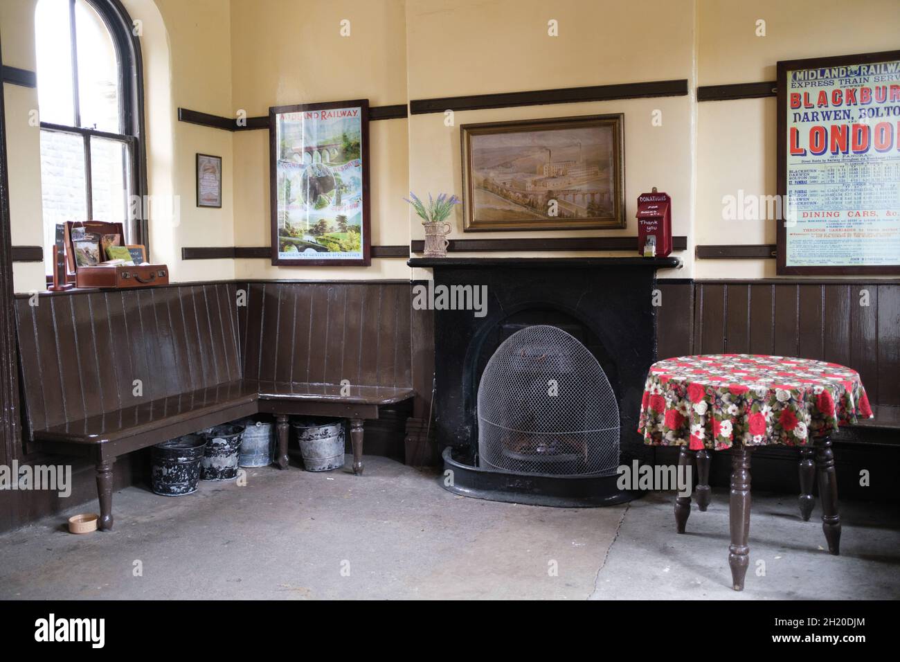 Oakworth, Yorkshire, UK. The Ticket Office and waiting room at Oakworth ...