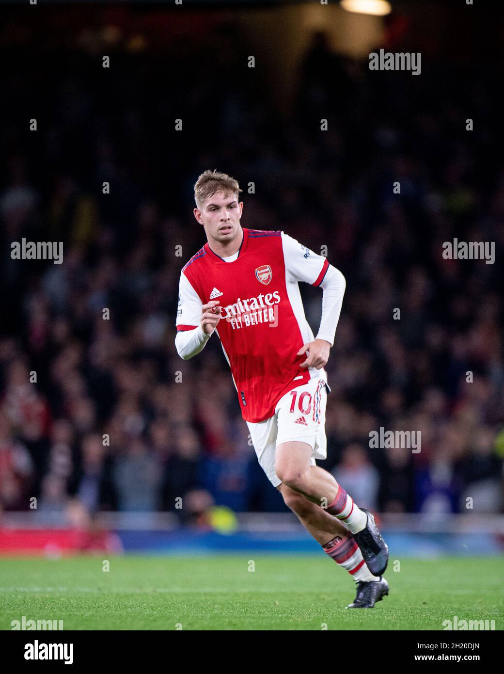 LONDON, ENGLAND - OCTOBER 18: Emile Smith Rowe of Arsenal during the ...