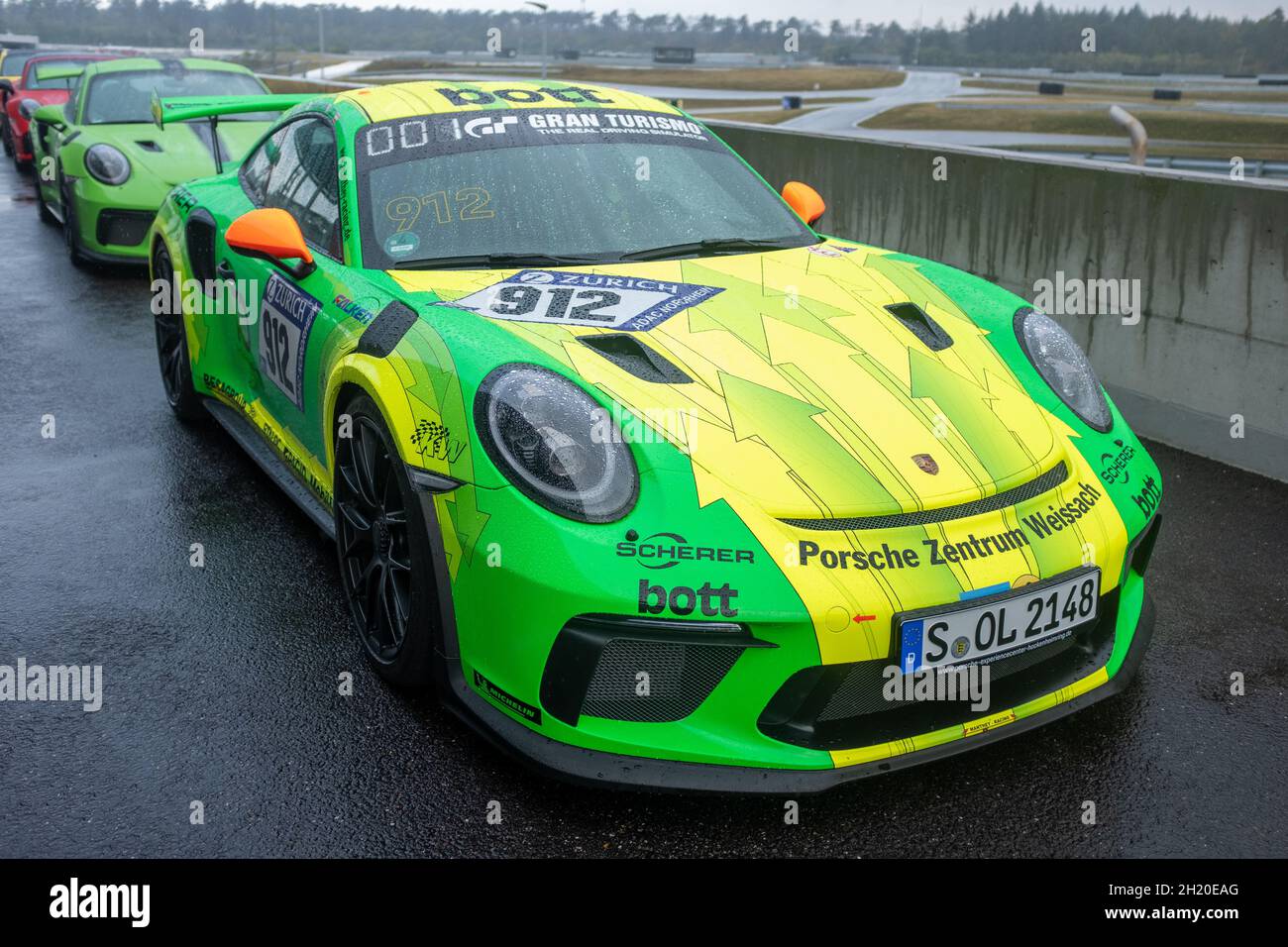 Porsche customer experience centre hi-res stock photography and images ...