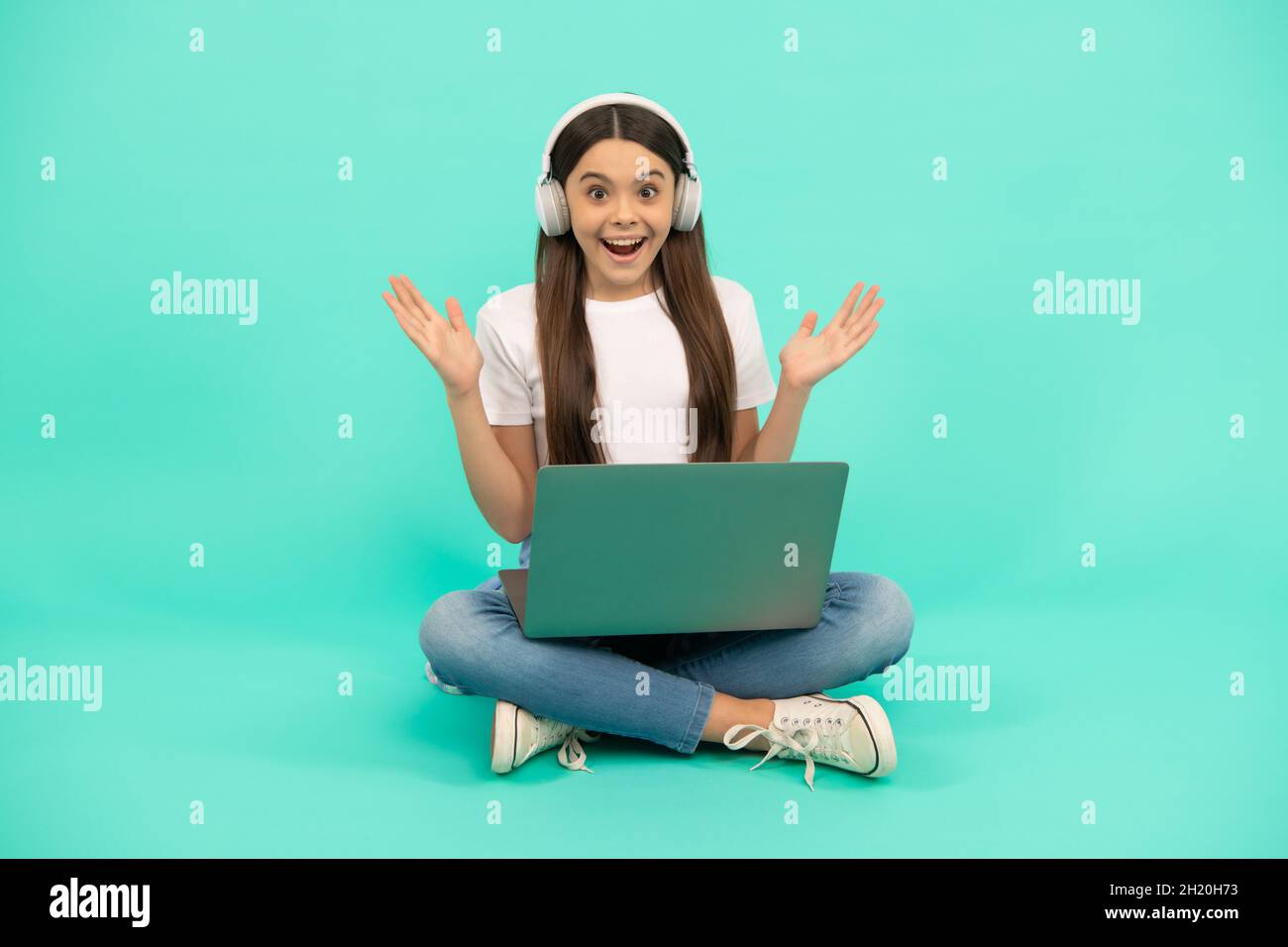 Teen estudy hi-res stock photography and images - Alamy