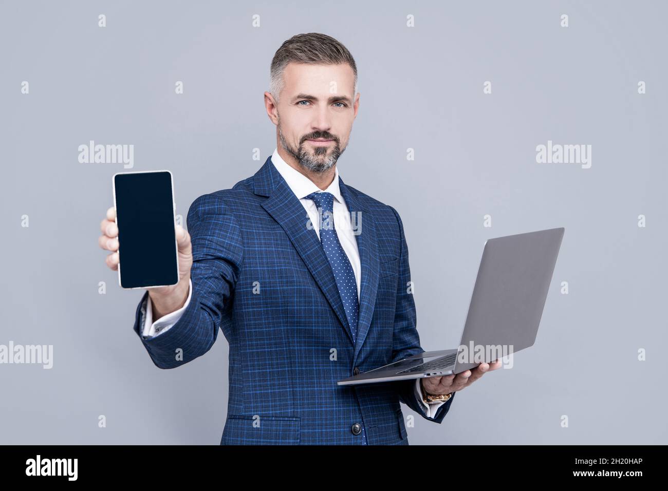 Mobile network advert hi-res stock photography and images - Alamy