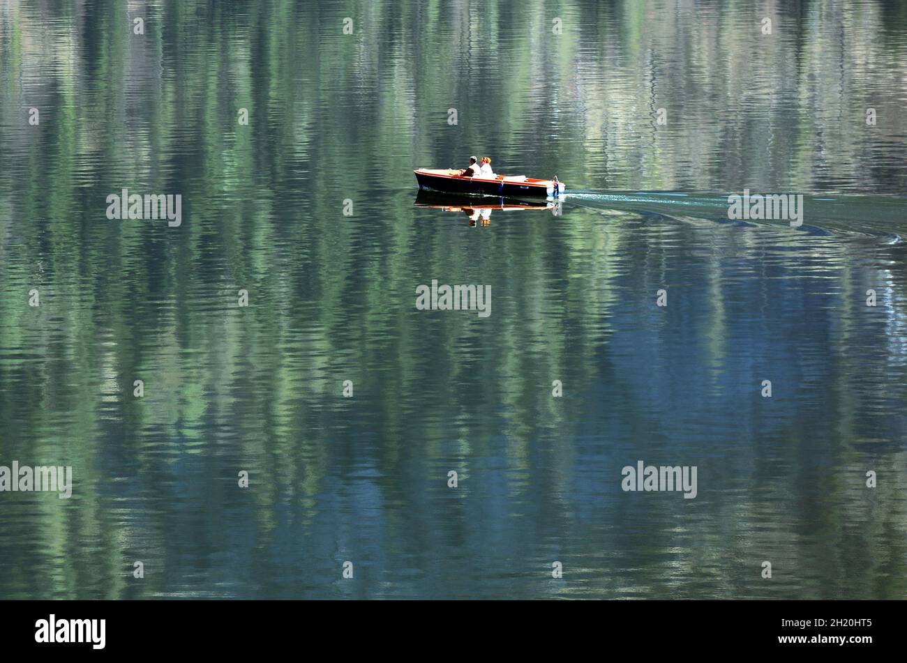 Boot auf dem see hi-res stock photography and images - Alamy