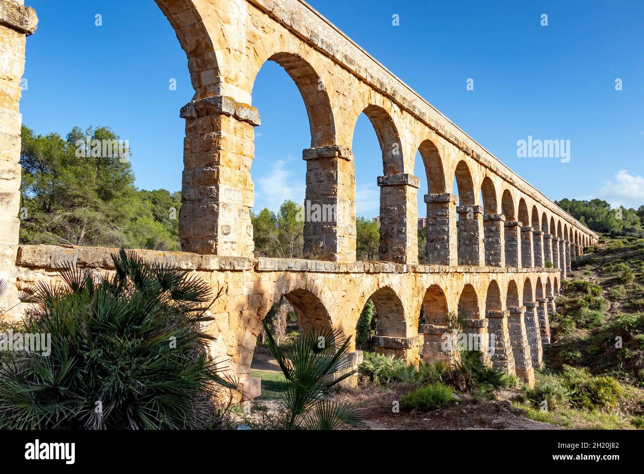 Ancient aqueduct of roman empire hi-res stock photography and images - Alamy