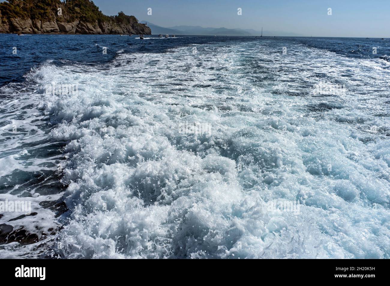 Ferry water splashes hi-res stock photography and images - Alamy