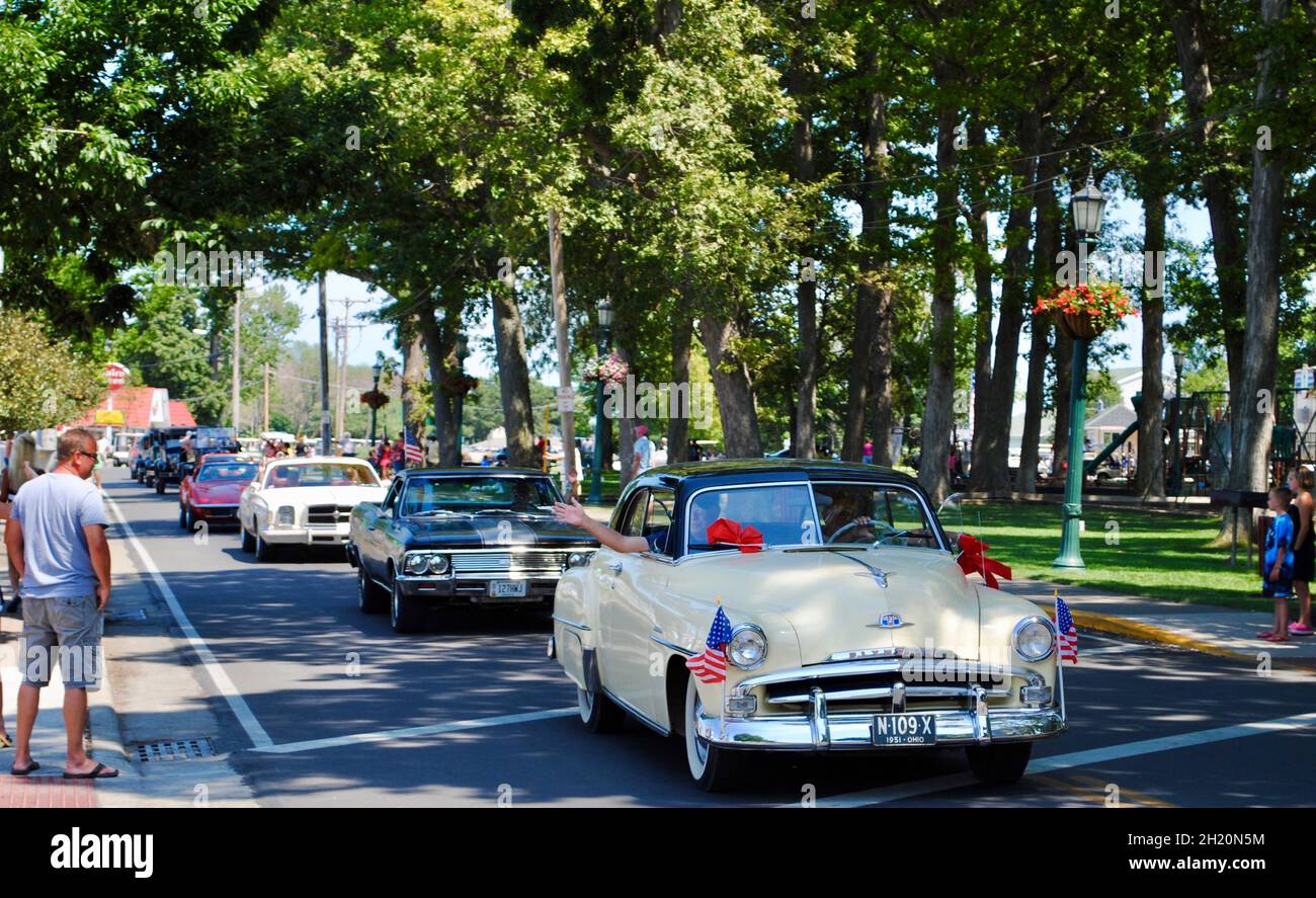 Car parade hi-res stock photography and images - Alamy