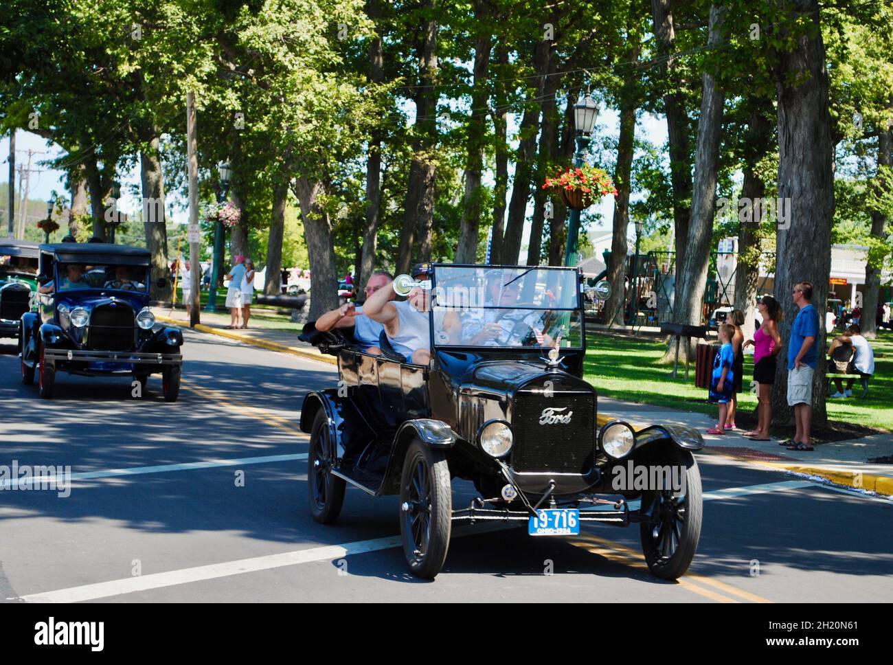 Parade in shadow of trees hi-res stock photography and images - Alamy