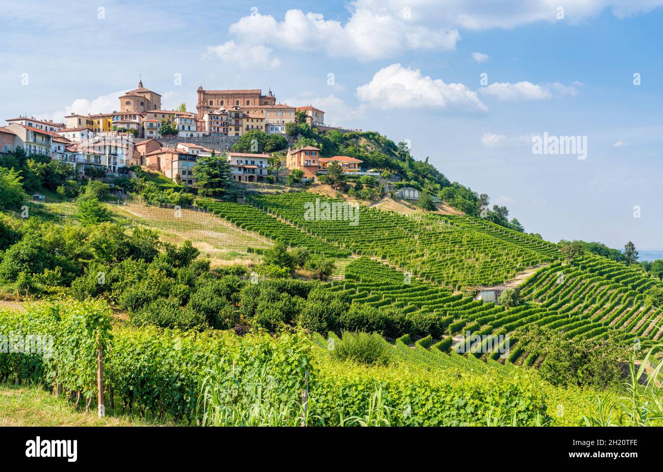 The beautiful village of La Morra and its vineyards in the Langhe ...