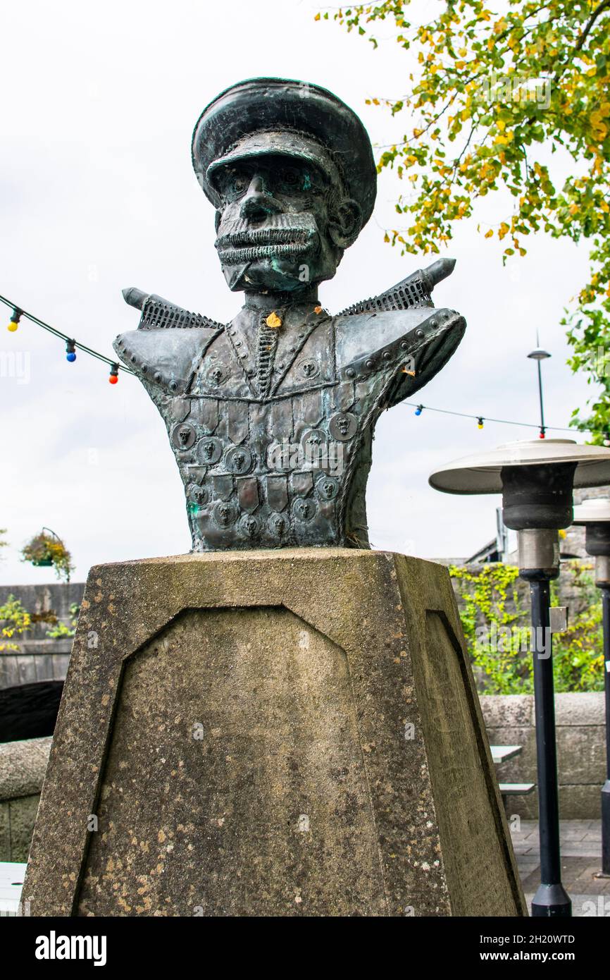 Urban street architecture, monuments, urban decorations in Limerick ...