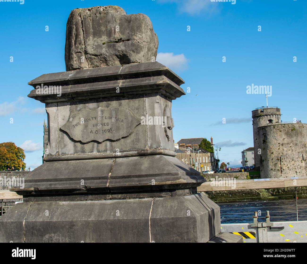 Urban street architecture, monuments, urban decorations in Limerick ...