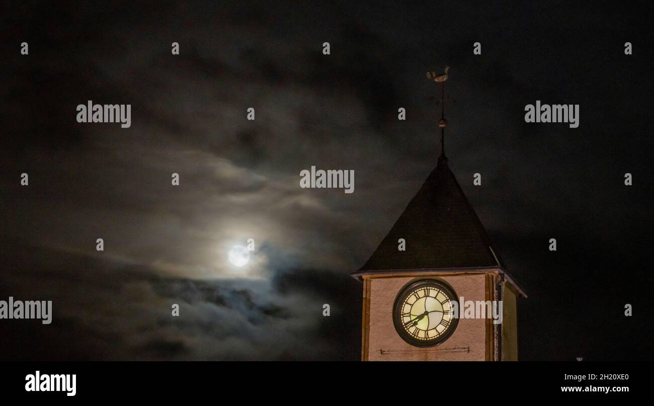 Scottish weather moon rise hi-res stock photography and images - Alamy