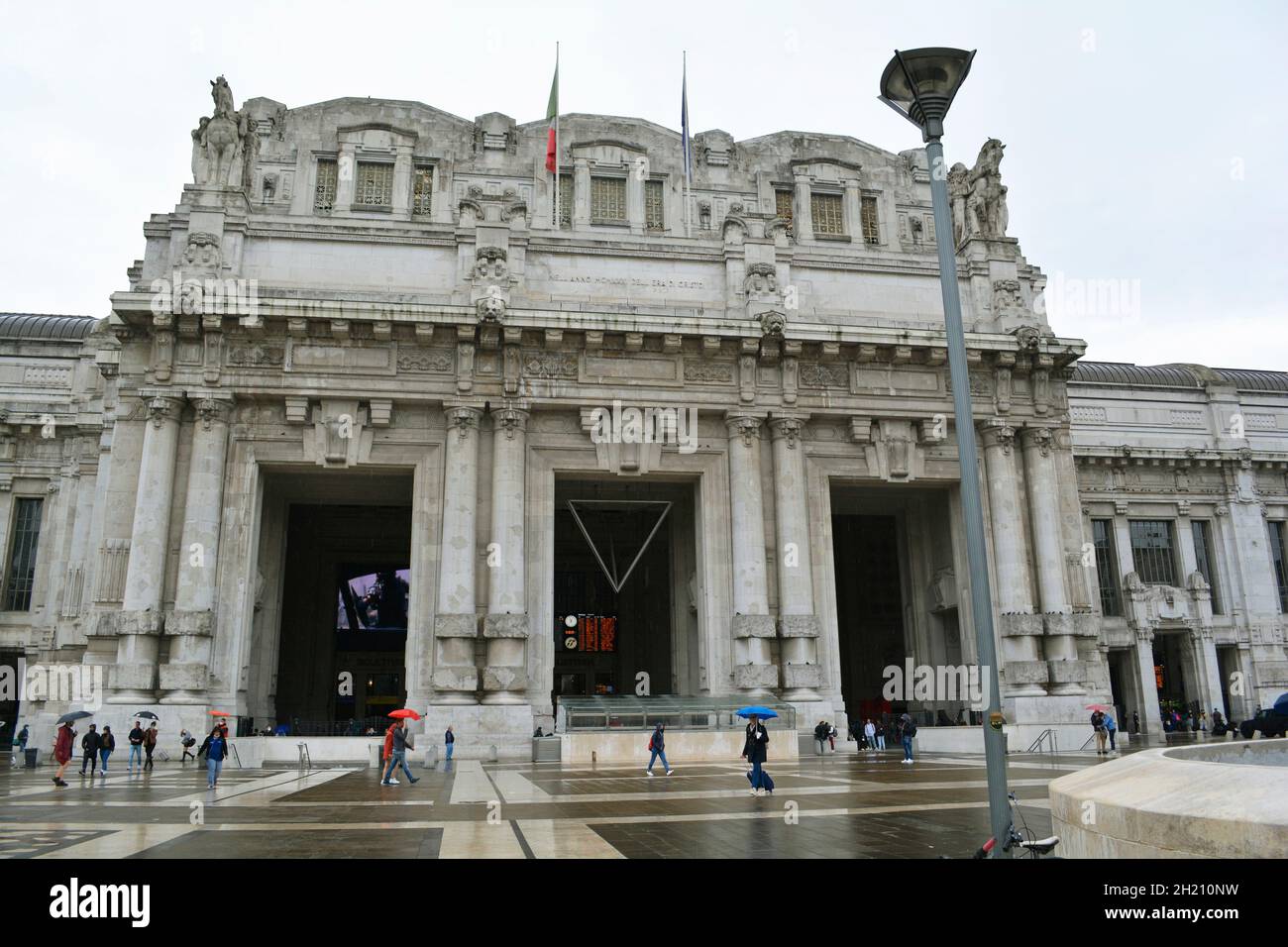 Milano central station italian flag hi-res stock photography and images ...