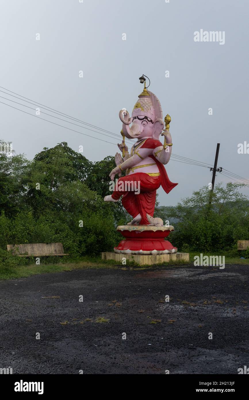 Massive Ganesha statue at Shankar Parvati Temple, Ponda, Goa Stock ...
