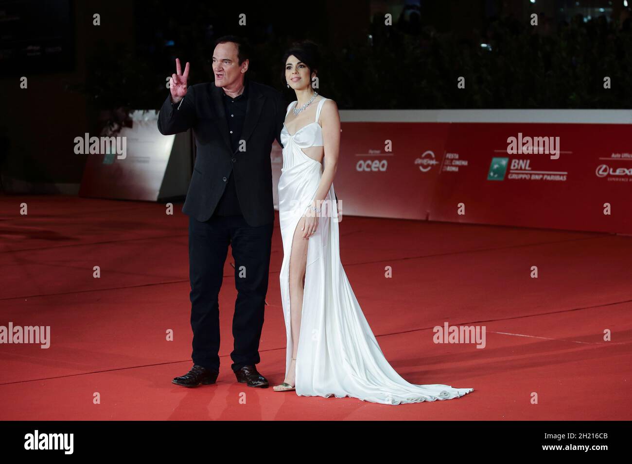 Quentin tarantino wife hi-res stock photography and images - Alamy
