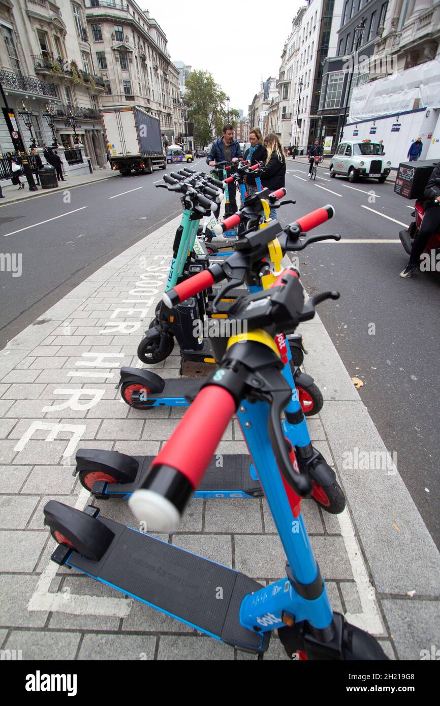 Dott electric scooter hire hi-res stock photography and images - Alamy