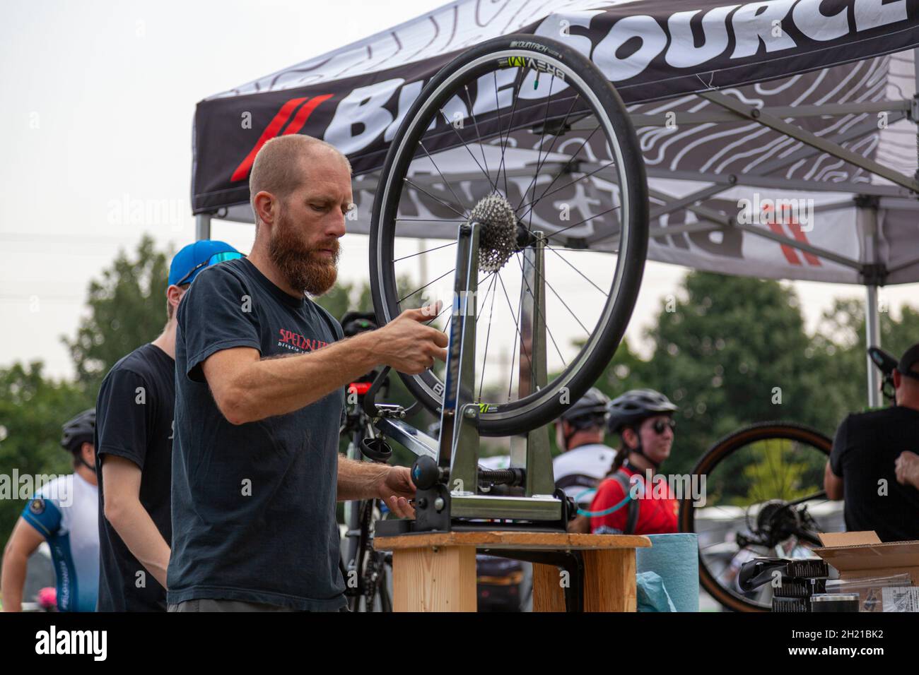 Alignment stand hi-res stock photography and images - Alamy