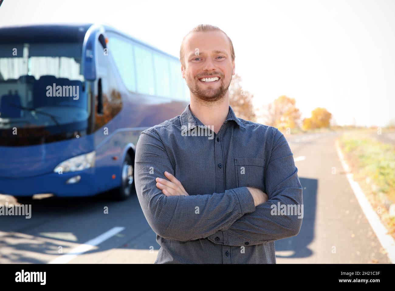 Mature driver shuttle hi-res stock photography and images - Alamy