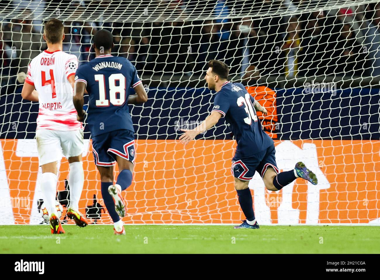 Lionel messi after scoring a goal hi-res stock photography and images ...