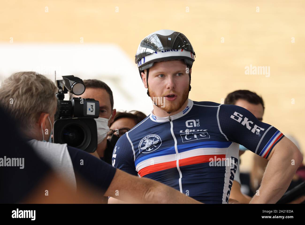 Cyclist team France during the Tissot UCI Track Cycling World ...