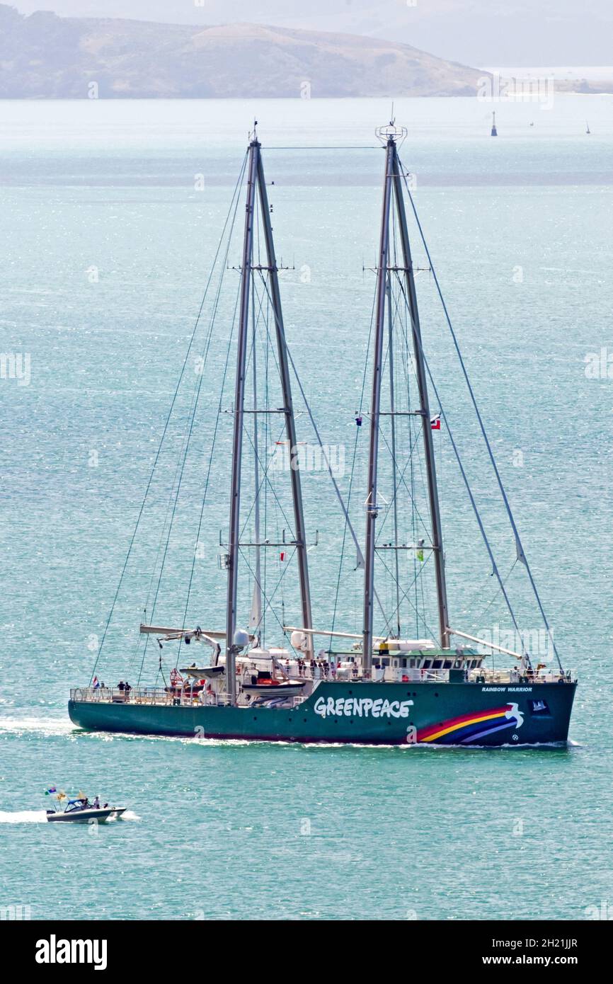 Rainbow warrior 1985 hi-res stock photography and images - Alamy