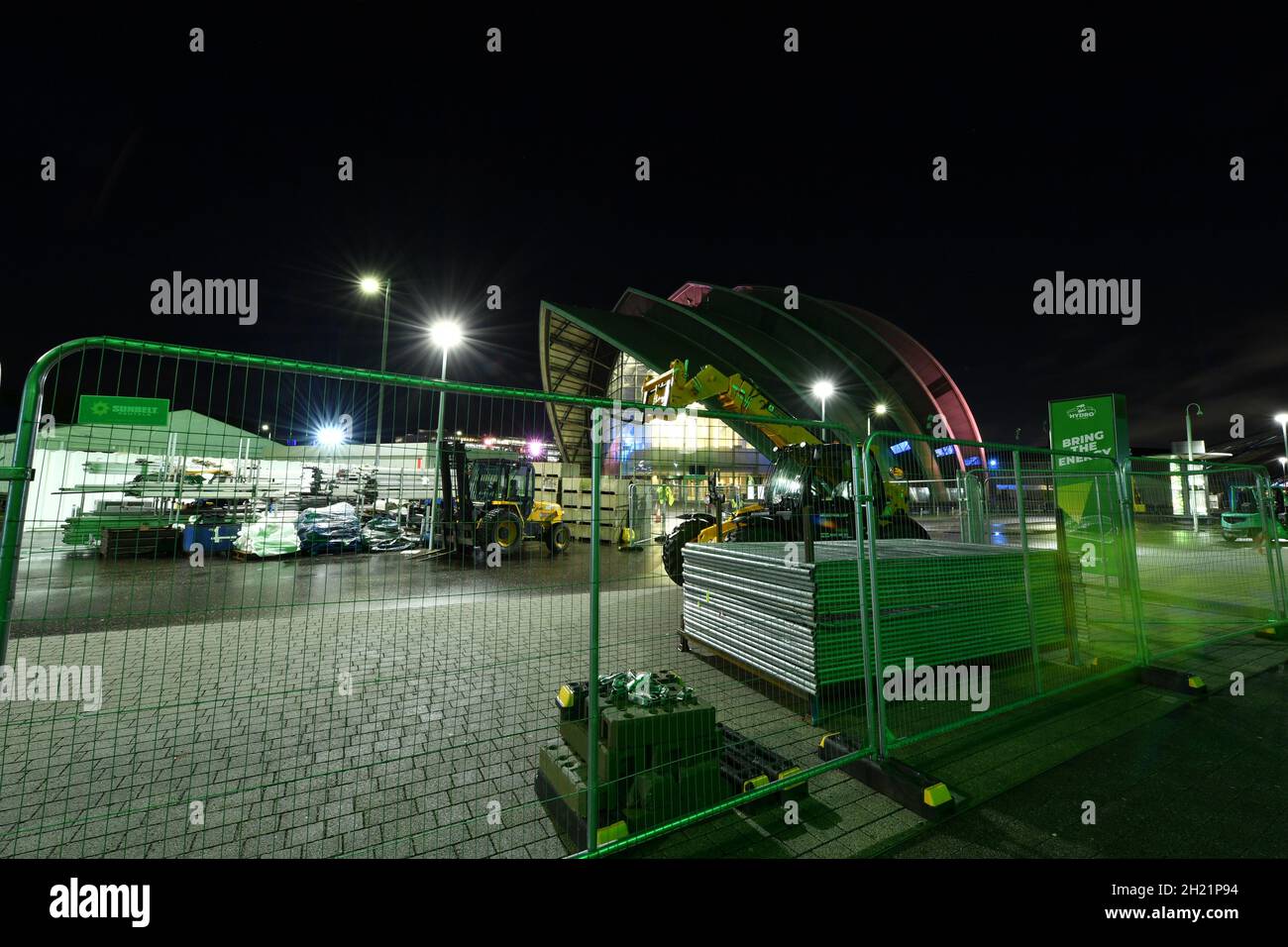 Rigid tents hi-res stock photography and images - Alamy