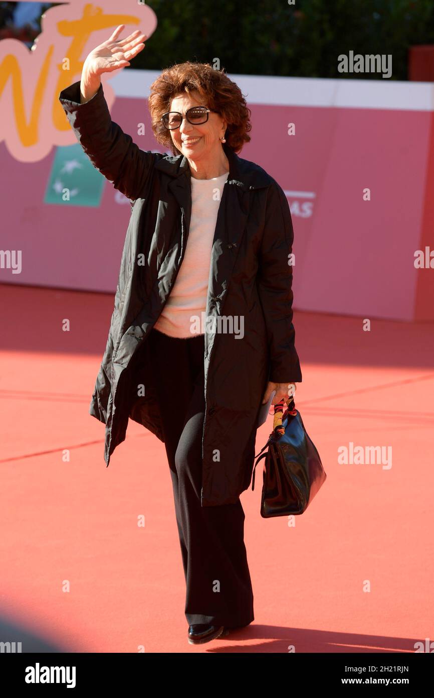 Giovanna Ralli attends the red carpet of Anni da cane at Auditorium ...