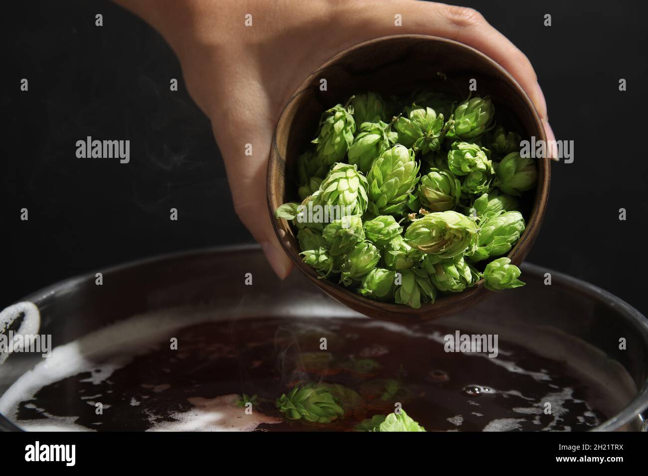 Adding hops hi-res stock photography and images - Alamy
