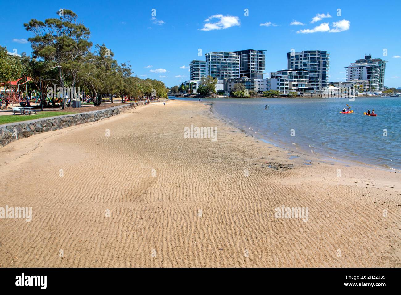 Beach on the Maroochy River in Maroochydore Stock Photo - Alamy
