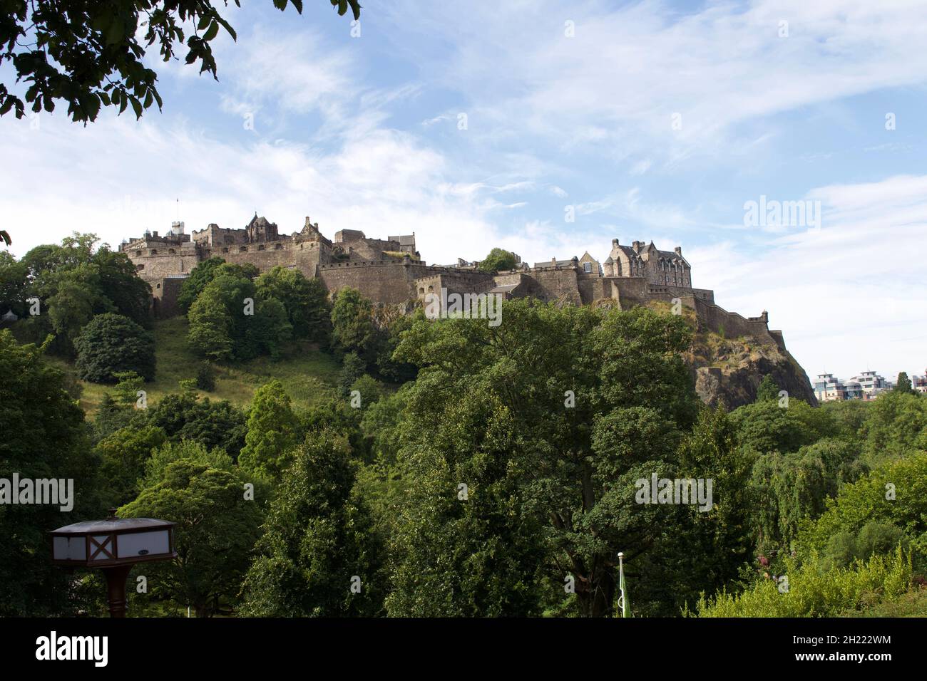 Beautiful landscape edinburgh castle hi-res stock photography and ...