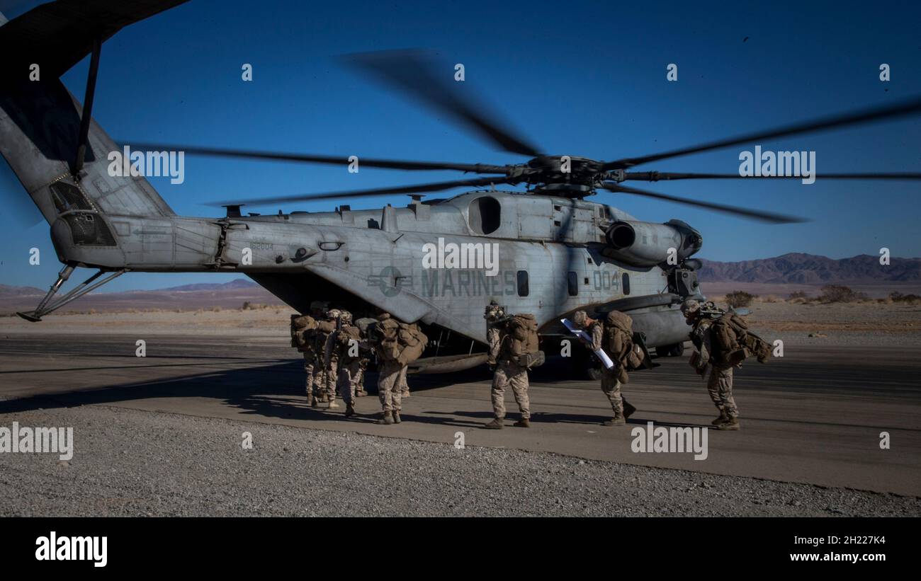 Marine heavy helicopter squadron hmh 361 hi-res stock photography and ...