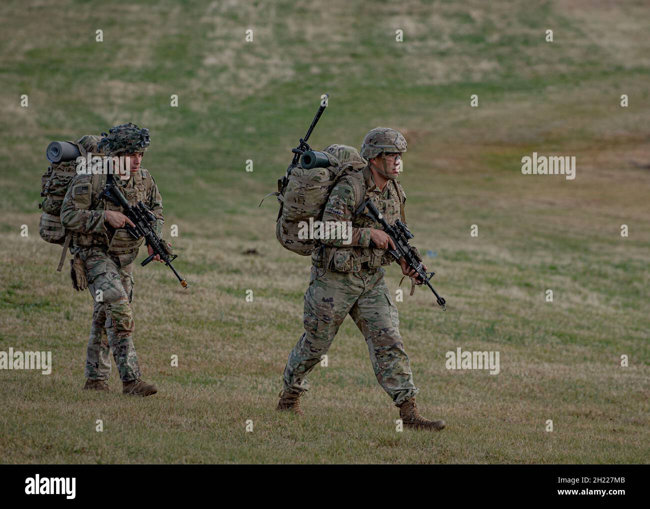 U.S. Army paratroopers with 2nd Battalion, 503rd Infantry Regiment ...