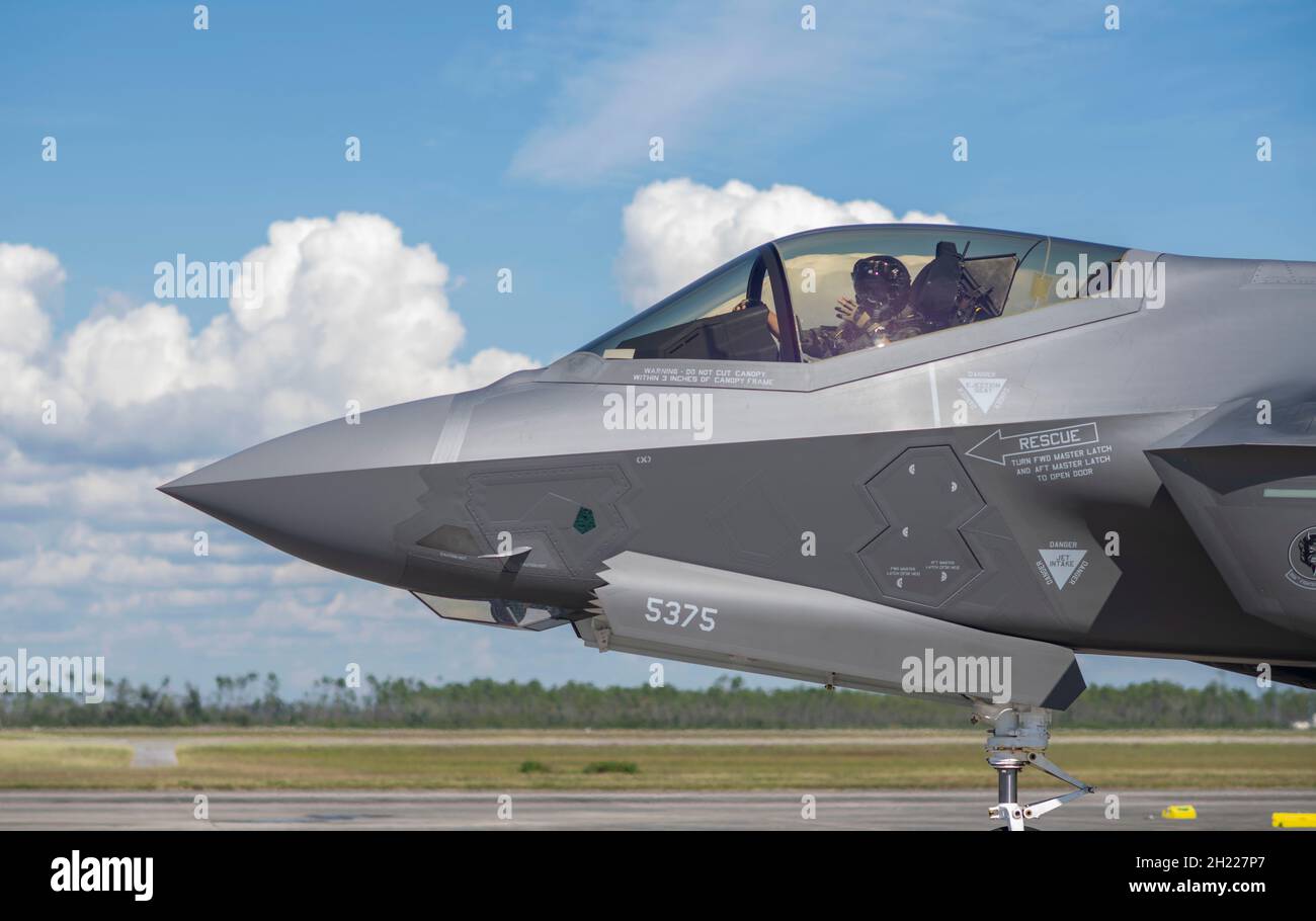 A U.S. Air Force F-35 Lightning II assigned to the 354th Fighter Wing ...