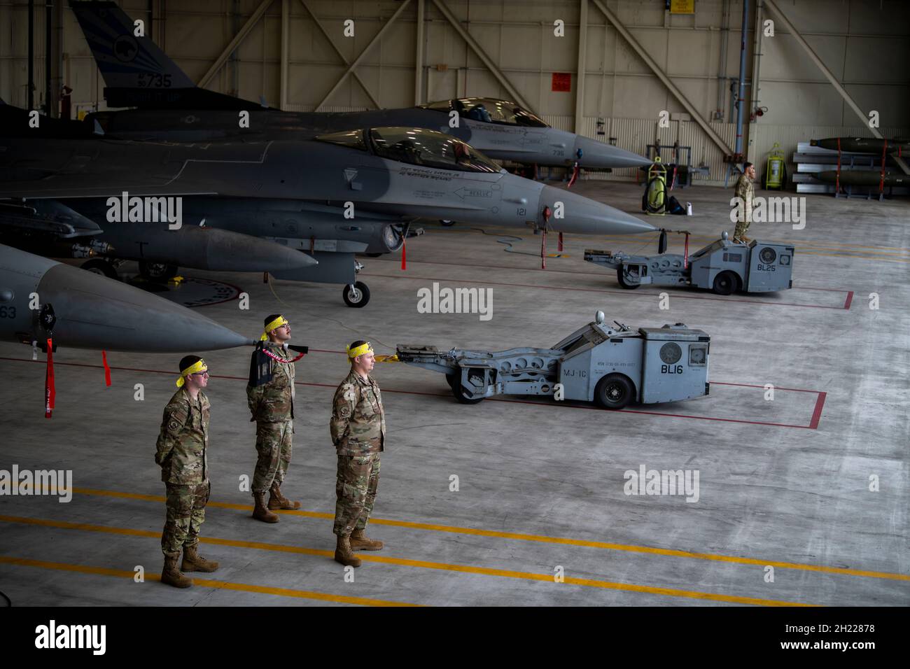 8th aircraft maintenance squadron hi-res stock photography and images ...