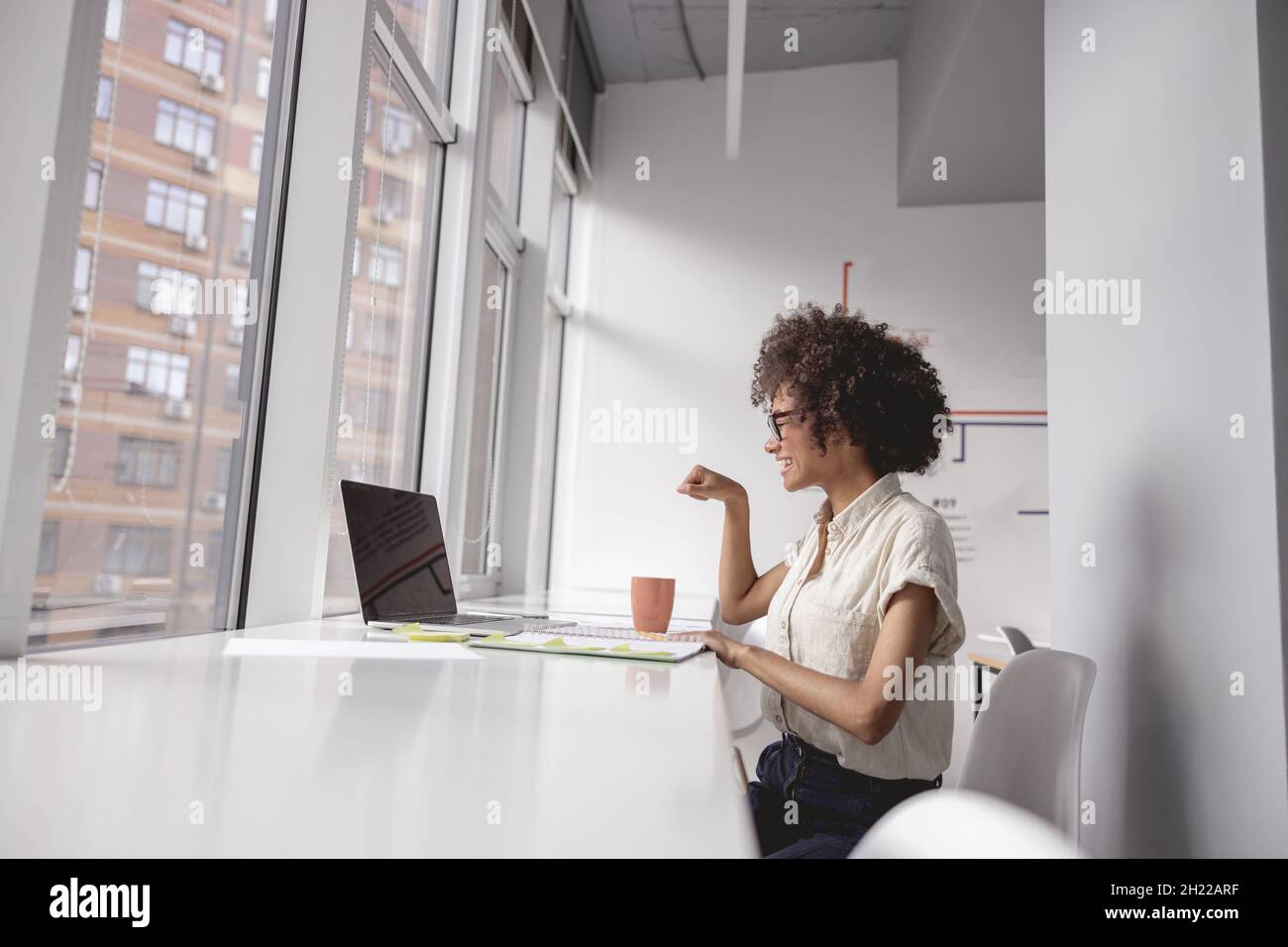 American sign language hi-res stock photography and images - Alamy