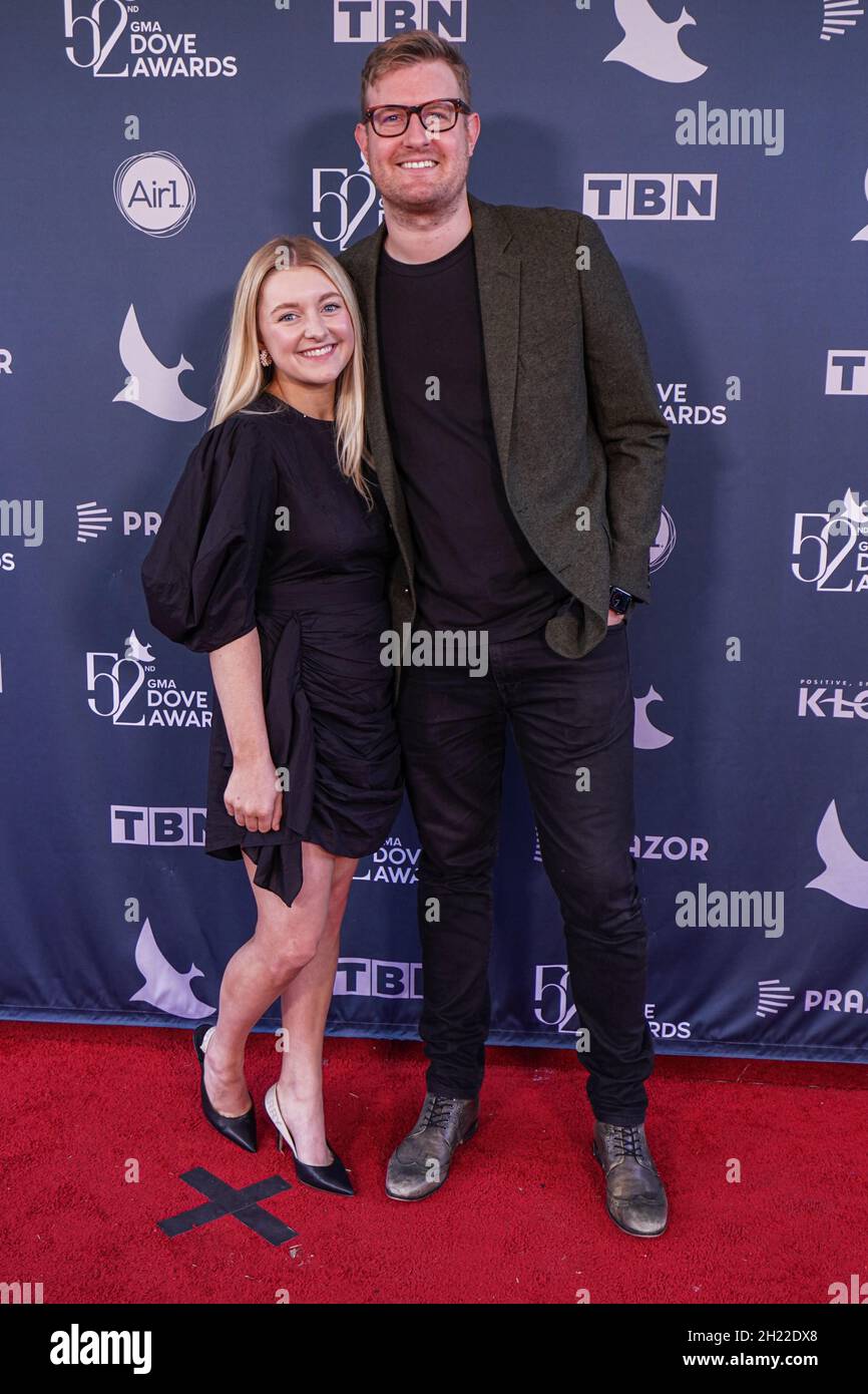 Nashville, Tennessee, USA, October 19, 2021. Jeff Sojka and his wife ...