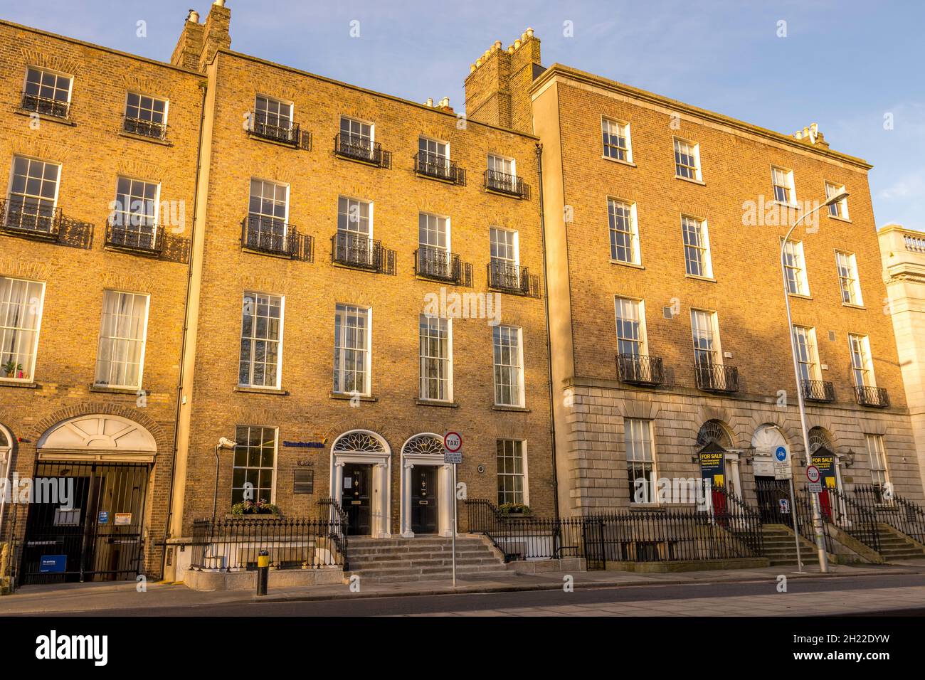 DUBLIN, IRELAND - Apr 23, 2021: A scenic shot of the streets of Dublin ...