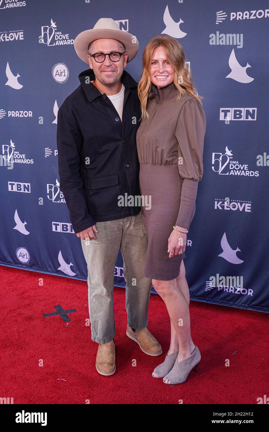 Nashville, Tennessee, USA, October 19, 2021. Hank Bentley and his wife ...