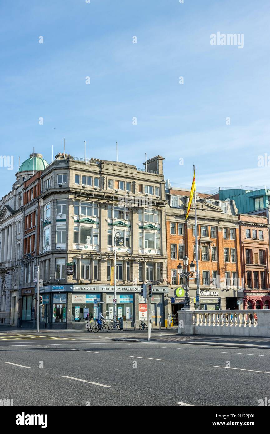 DUBLIN, IRELAND - Apr 23, 2021: A scenic shot of the streets of Dublin ...