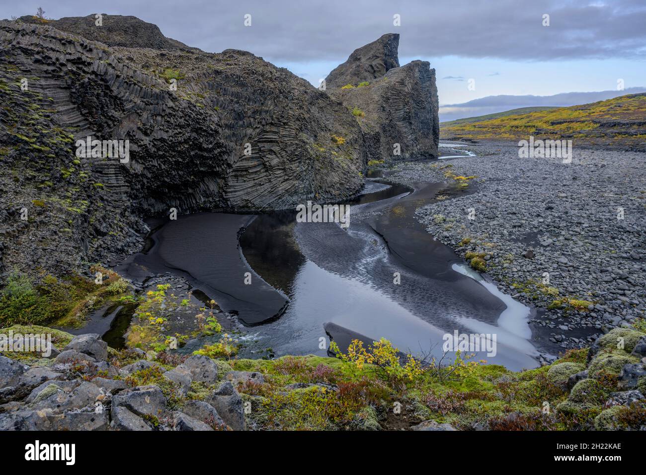Black basalt sand hi-res stock photography and images - Alamy