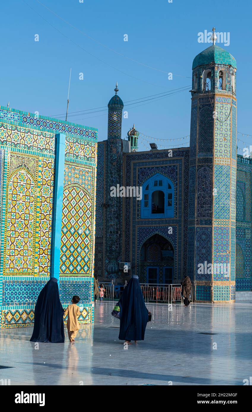 Blue Mosque, Mazar-E-Sharif, Afghanistan Stock Photo - Alamy