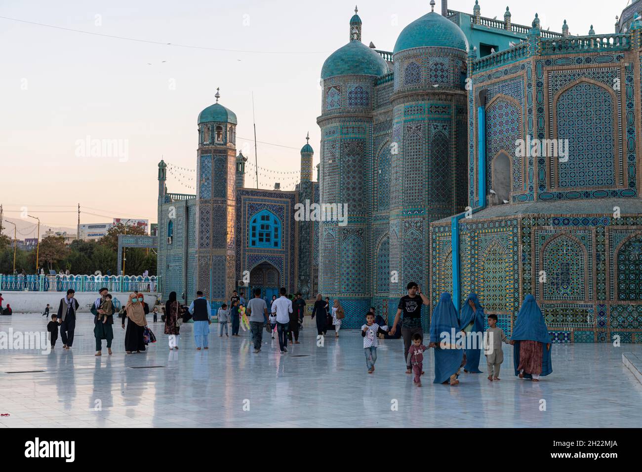 Blue Mosque at sunset, Mazar-E-Sharif, Afghanistan Stock Photo - Alamy