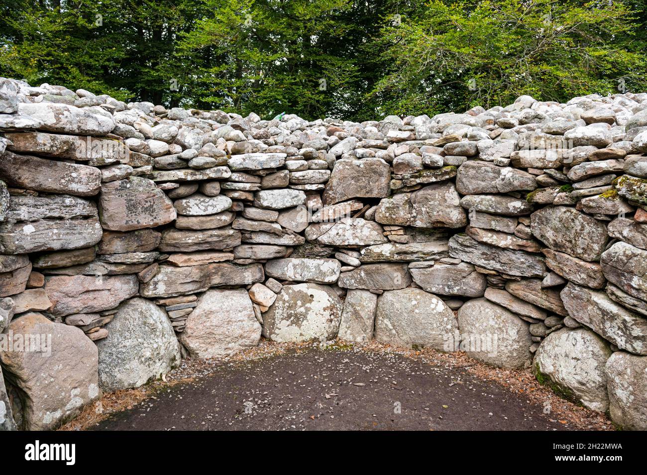 Clava cairn, Bronze Age circular chamber tomb, Inverness, Scotland, UK ...