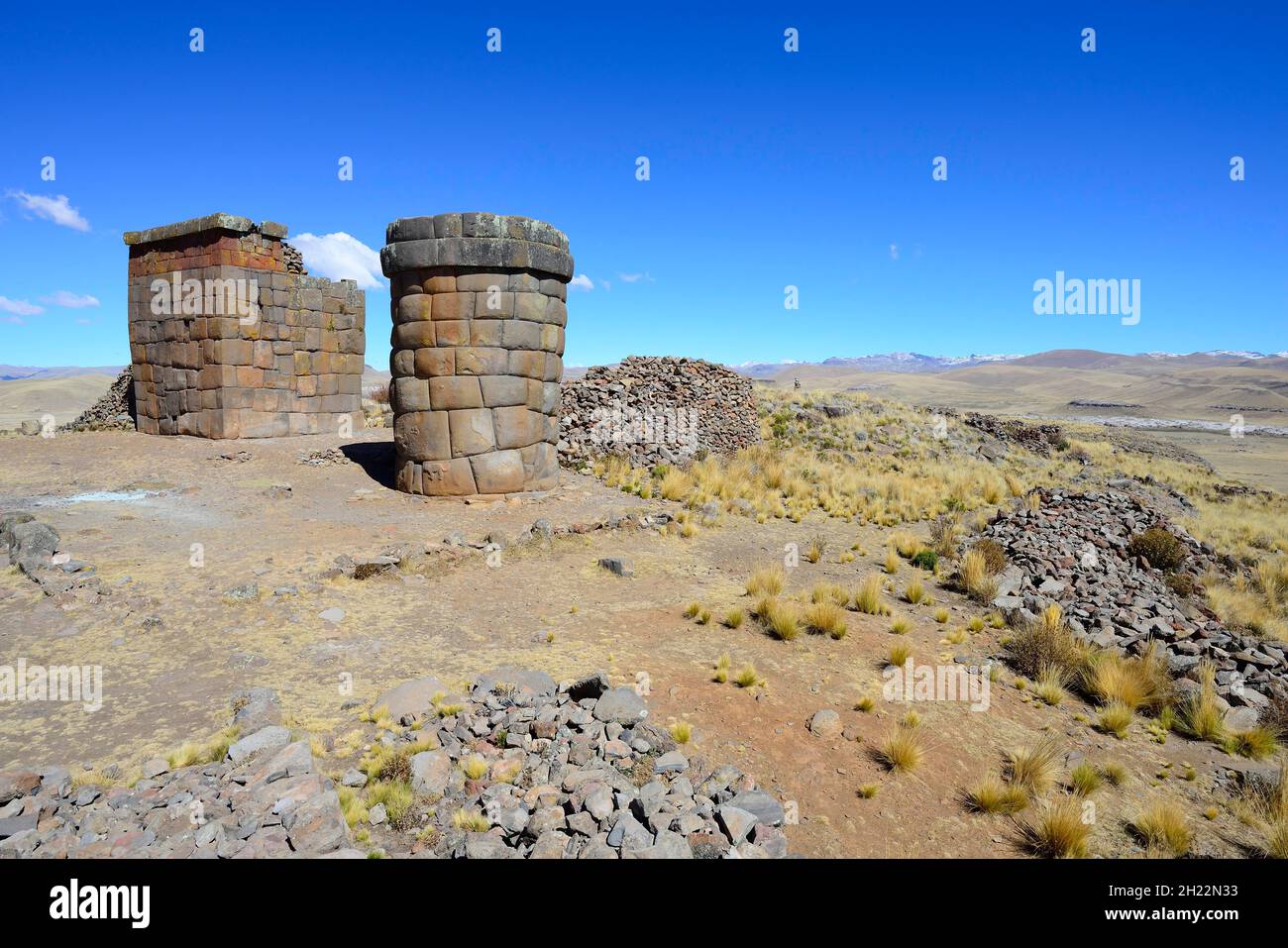 Peru chullpas cutimbo puno hi-res stock photography and images - Alamy