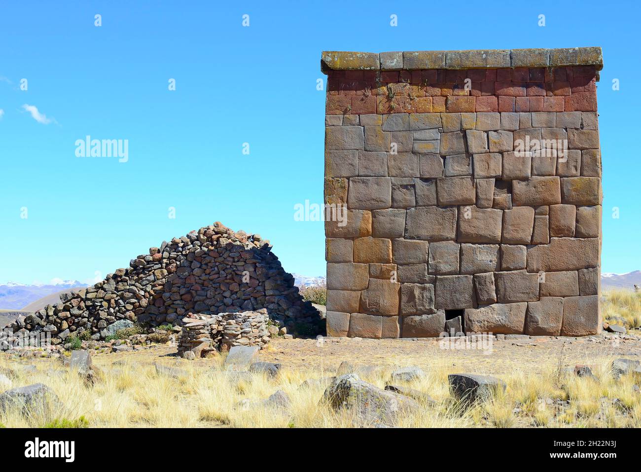 Peru chullpas cutimbo puno hi-res stock photography and images - Alamy