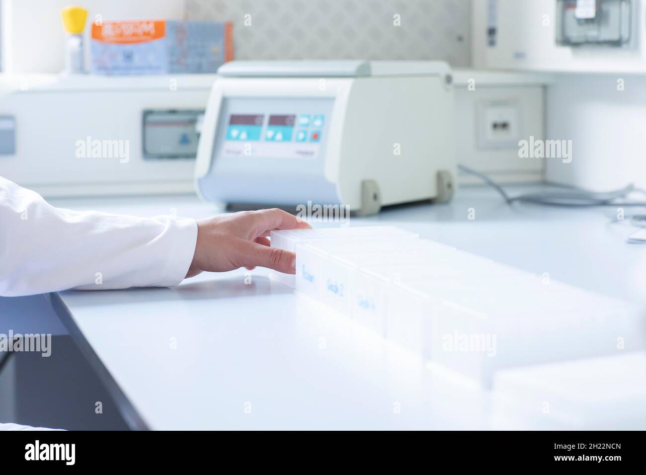 Sample preparation hi-res stock photography and images - Alamy