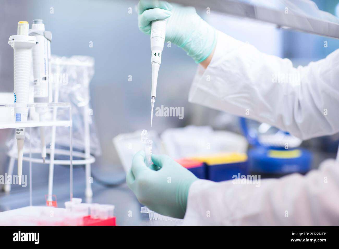 Engineer mask hi-res stock photography and images - Alamy