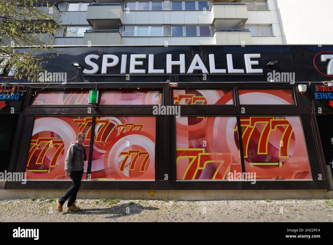 Amusement arcade, Nuernberger Strasse, Charlottenburg, Berlin, Germany ...
