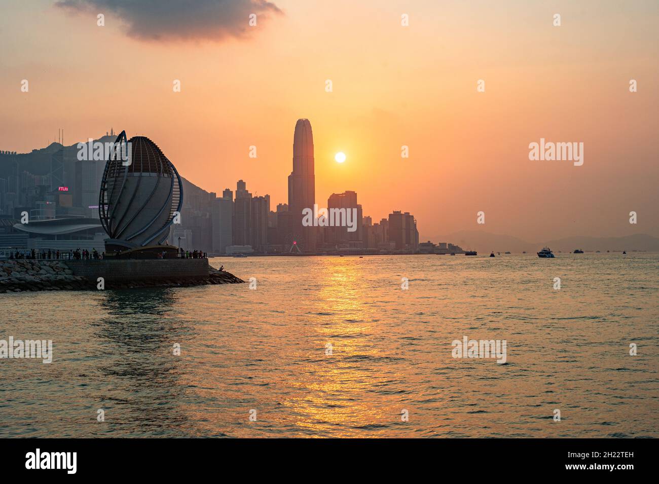 Victoria Harbour Sunset Stock Photo - Alamy