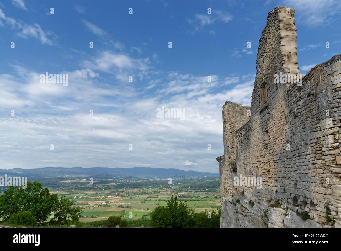 Lacoste castle hi-res stock photography and images - Alamy