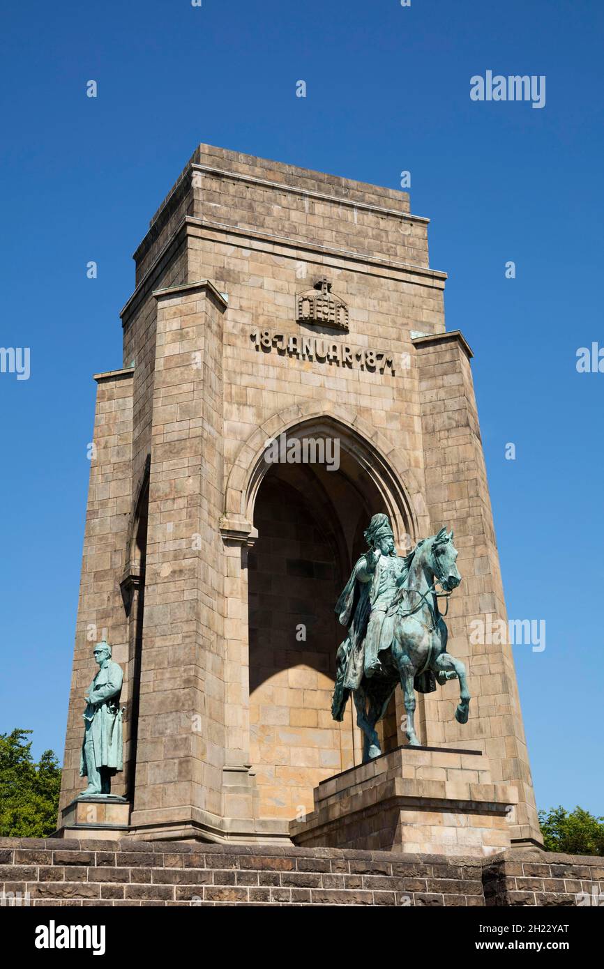 Statue of william the conqueror hi-res stock photography and images - Alamy